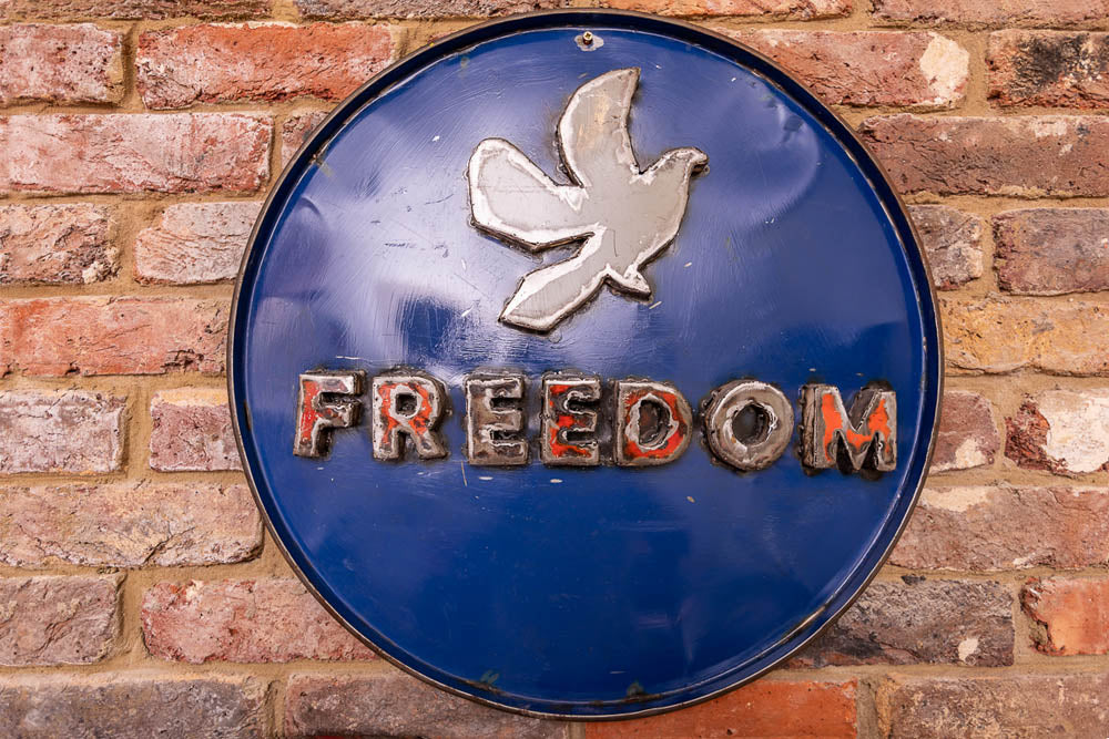 Ø56cm Freedom Embossed Sign, Recycled Metal Signage – LivingZtyle.com