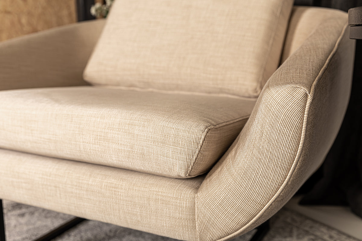 Martin Lounge Chair | Club Chair | LivingZtyle.com